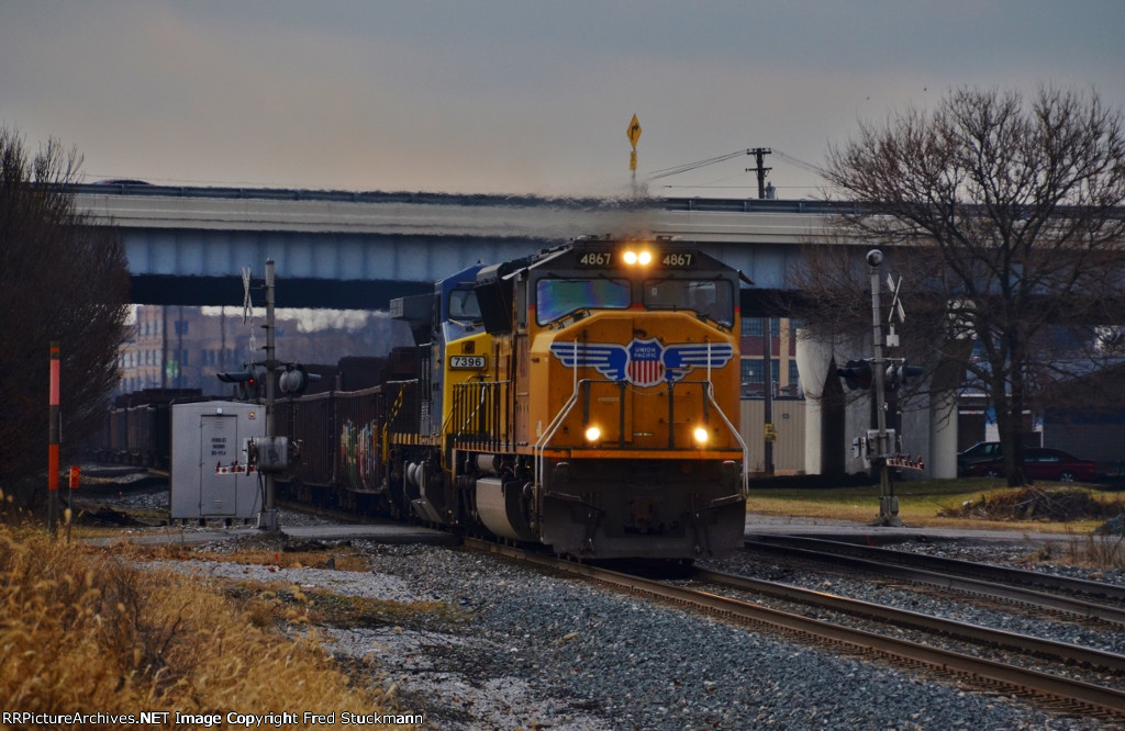 UP 4867 crosses Voris St.